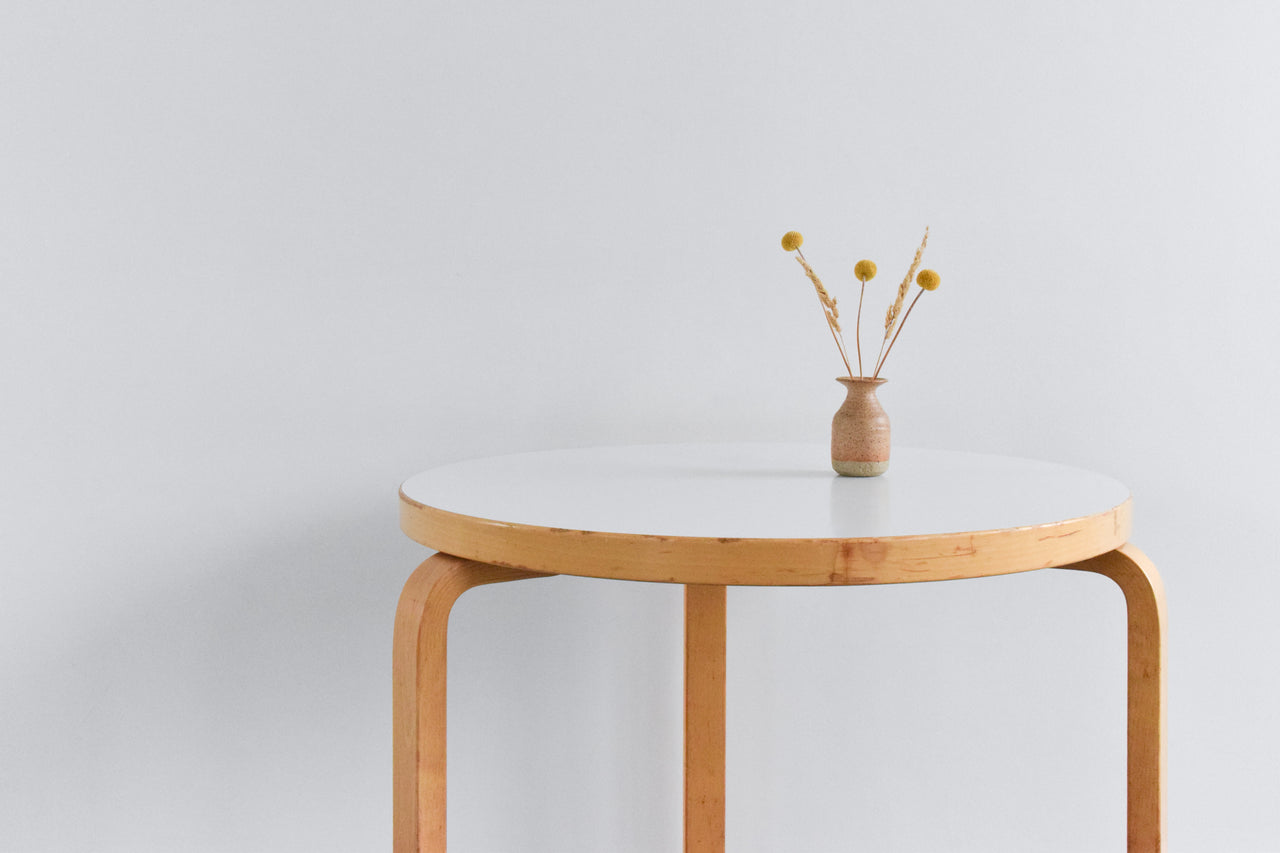 Vintage Small Round White Laminate Top Table by Alvar Aalto for Artek – Absolutely Nice Vintage