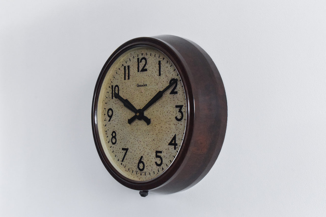 Vintage Round Bakelite Wall Clock by Genalex – Absolutely Nice Vintage